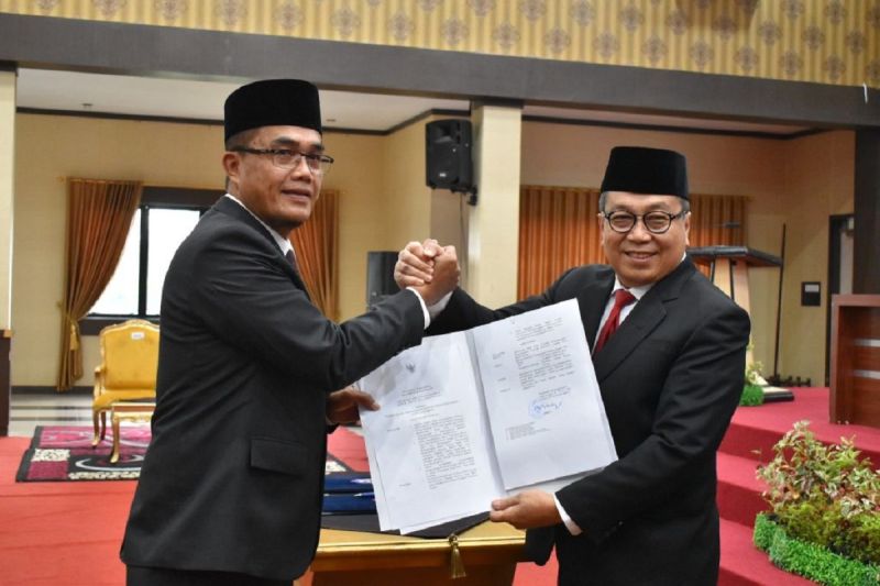 Pj Wako kukuhkan kembali Rida Ananda sebagai Sekda Payakumbuh - ANTARA ...