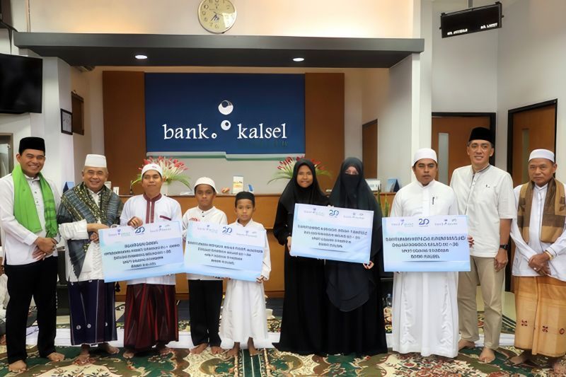 Bank Kalsel santuni 557 anak panti asuhan pada 31 LKSA di Banjarmasin ...