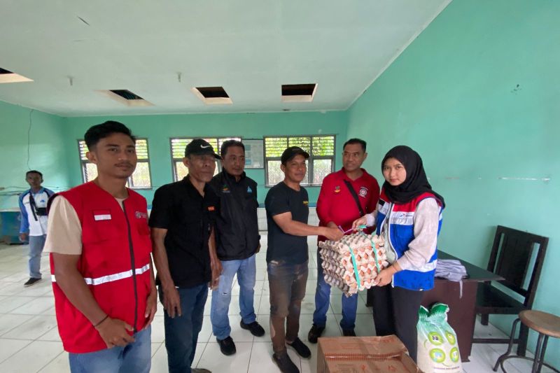 Pertamina salurkan bantuan untuk korban banjir bandang Ternate - ANTARA News Ambon, Maluku