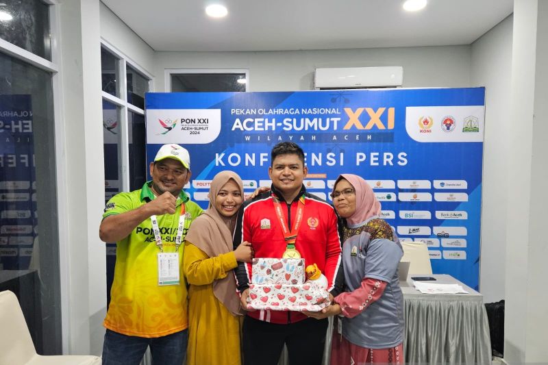 Medali emas angkat besi jadi kado ulang tahun Muhammad Zul Ilmi - ANTARA News