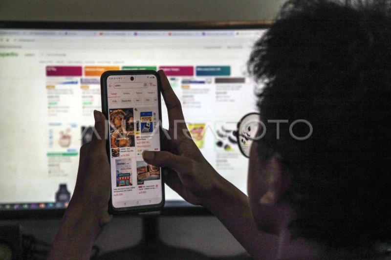 Indonesian minister urges better digital literacy for e-commerce ...