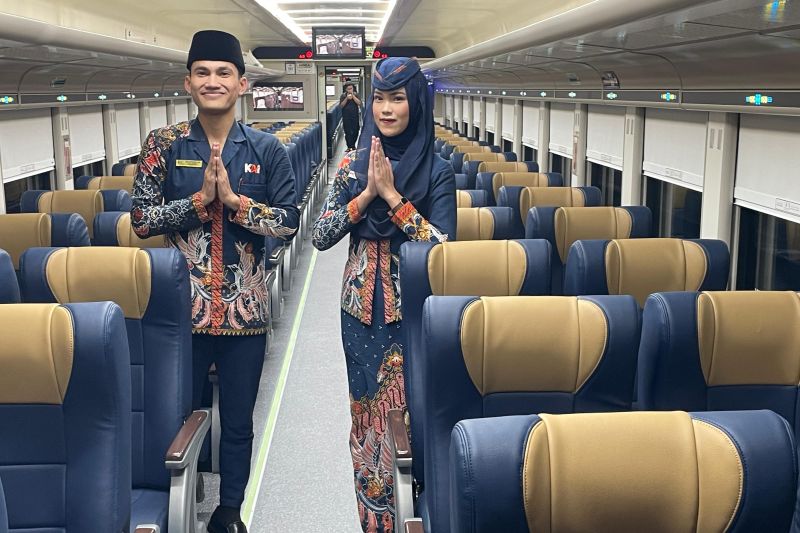 KA Logawa gunakan rangkaian ekonomi "stainless steel new generation ...
