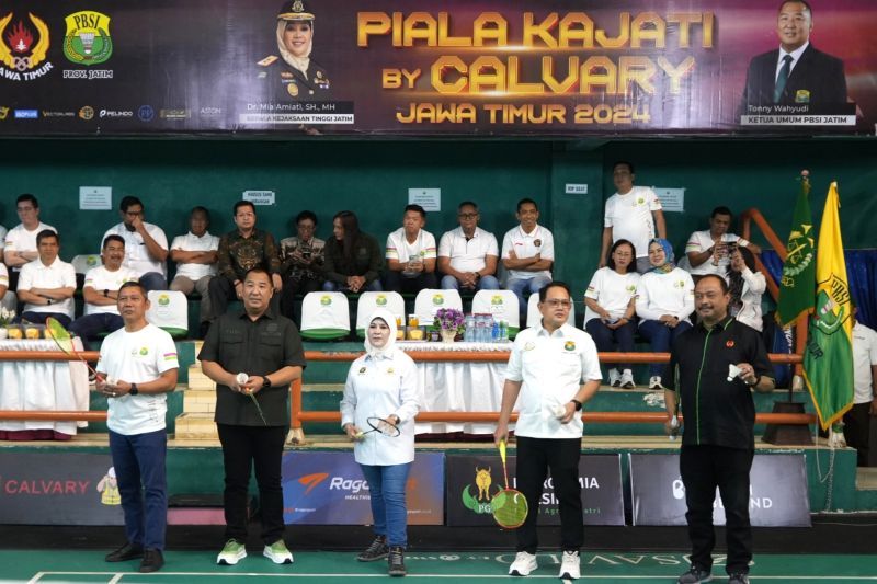 Kejuaraan bulutangkis Piala Kajati Jatim jadi ajang jaring bibit atlet ...