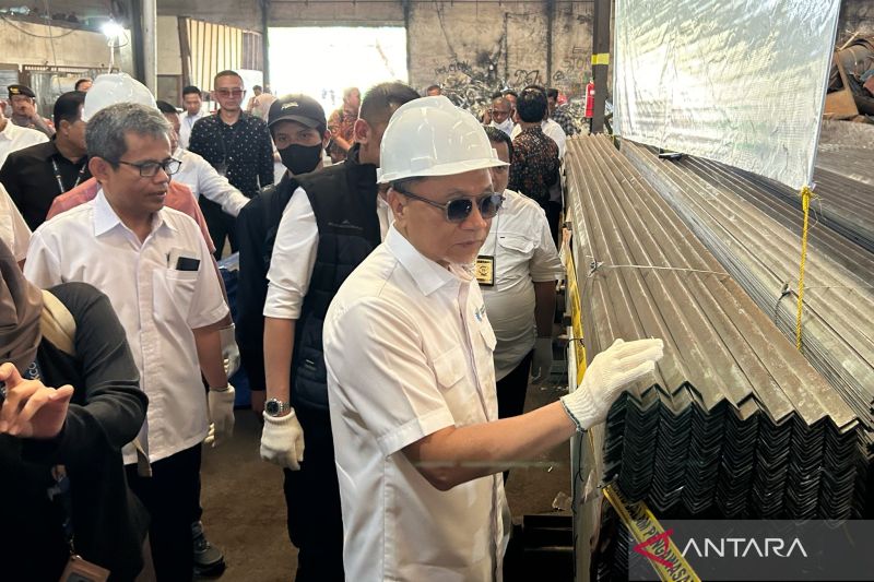 Mendag menyita 1.100 ton produk baja siku tanpa SNI - ANTARA News