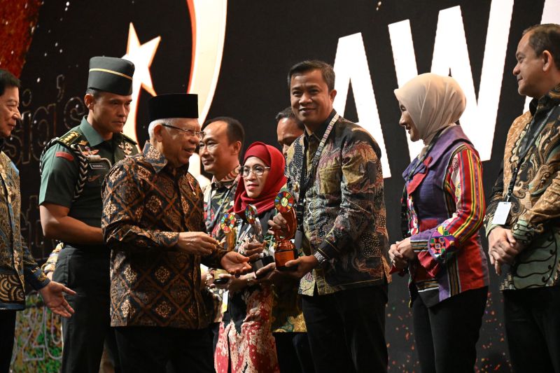 Wapres serahkan SDGs Action Awards 2024 kepada pemangku kepentingan - ANTARA News