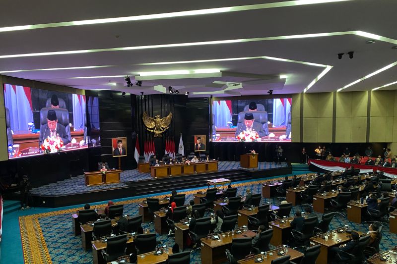 Rincian gaji dan tunjangan anggota DPRD - ANTARA News