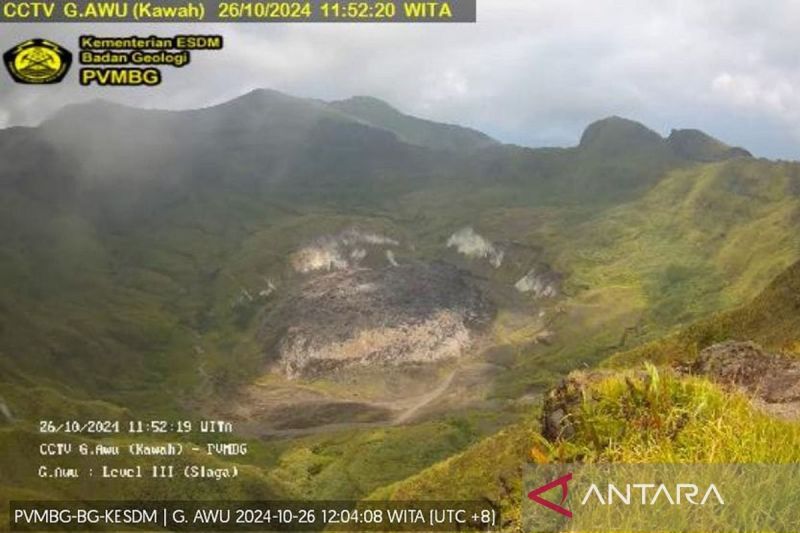 Warga diimbau tidak dekati radius 4 kilometer kawah Gunung Awu-Sulut ...