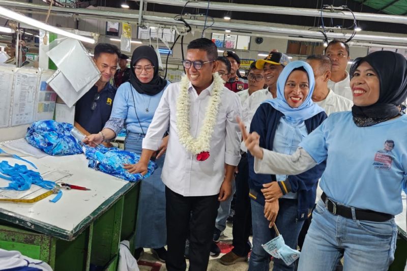 Kunjungi PT. Sejin Global Indonesia, Andra Soni janji perhatikan buruh ...