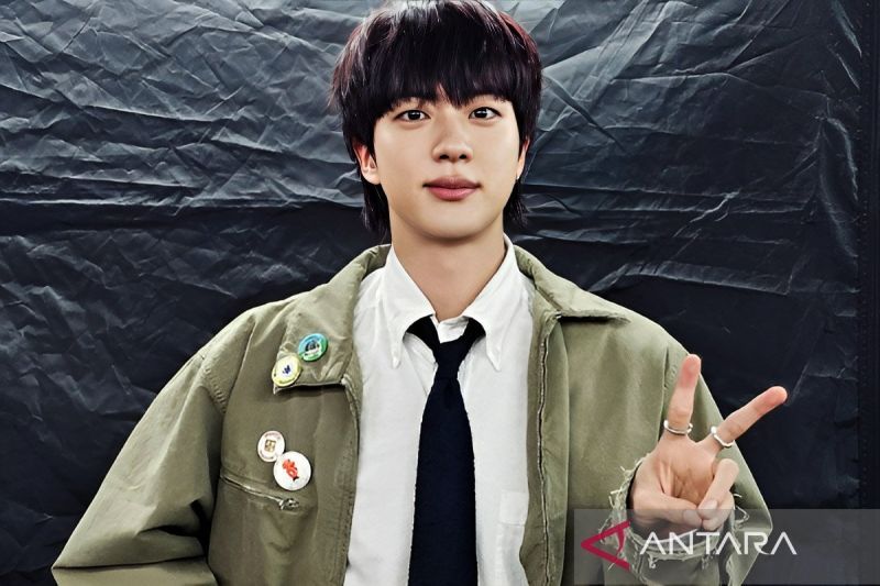 "Running Wild" Jin BTS raih peringkat 10 besar di Spotify Global ...