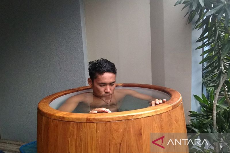 Manfaat berendam air es dan cara melakukannya - ANTARA News