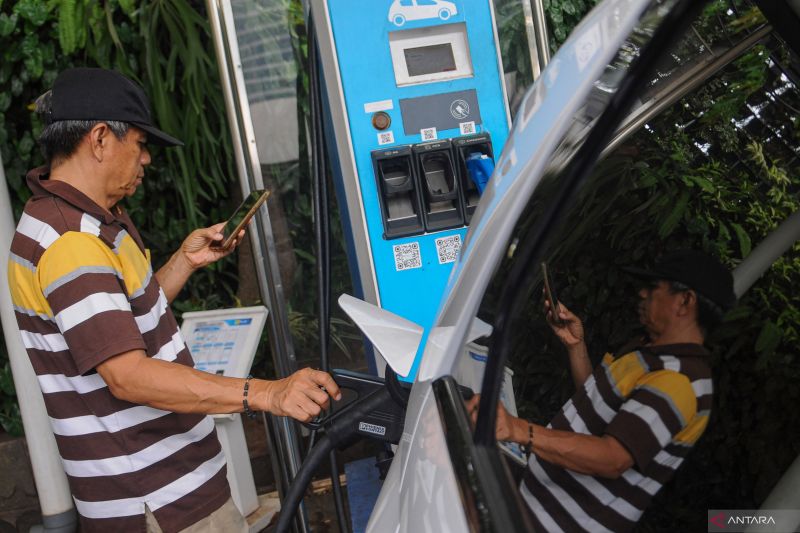 ESDM catat jumlah SPKLU roda empat sebanyak 4.892 unit per Mei - ANTARA ...