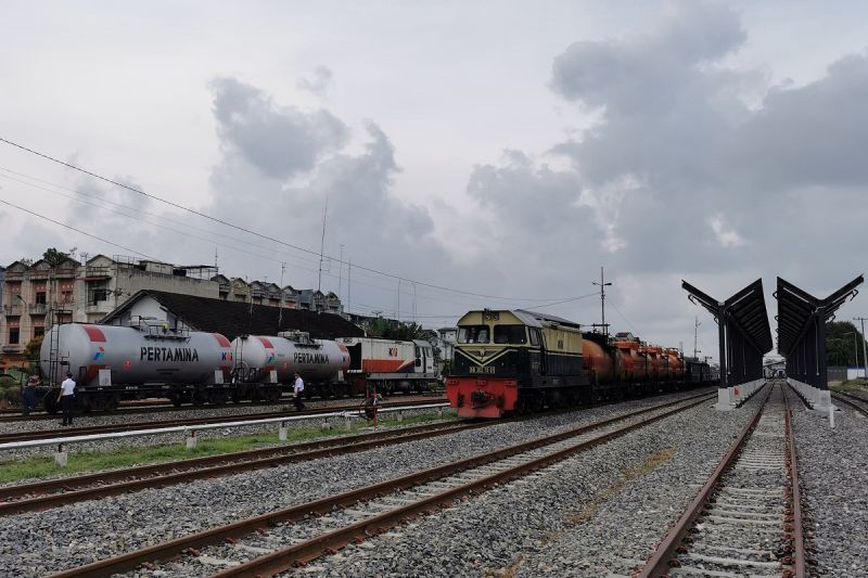 KAI ganti bantalan kayu dengan sintetis dukung pelestarian lingkungan ...