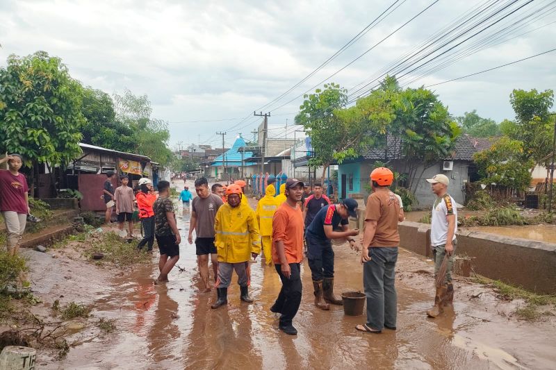 BPBD data kerusakan akibat banjir bandang di Kabupaten Kediri - ANTARA News