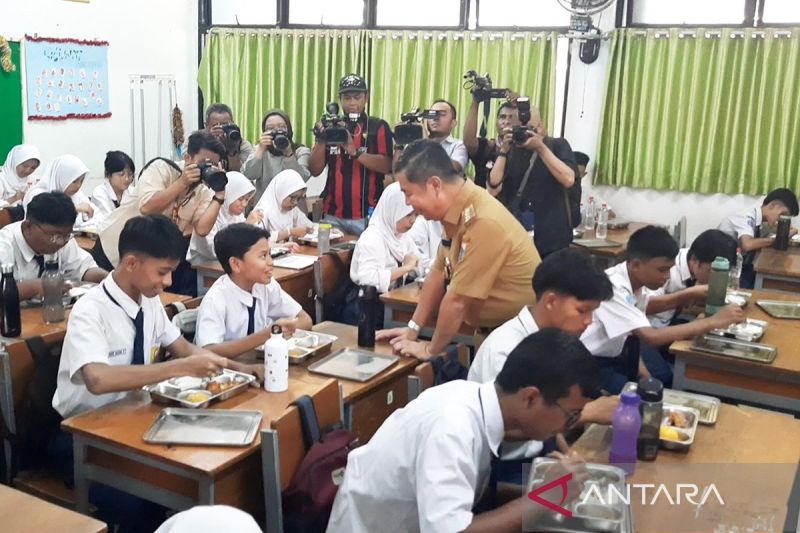 Susu dalam MBG di DKI diberikan dua kali sepekan - ANTARA News