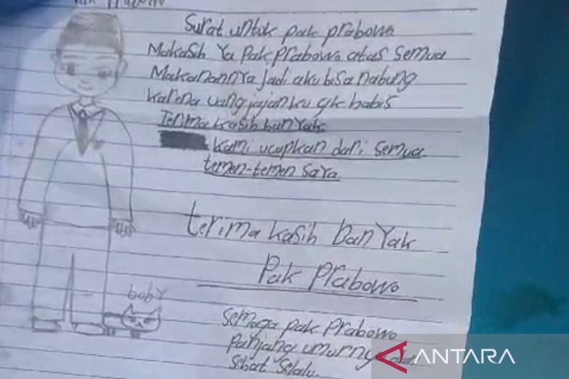 Students convey gratitude through letters to president for MBG program - ANTARA News