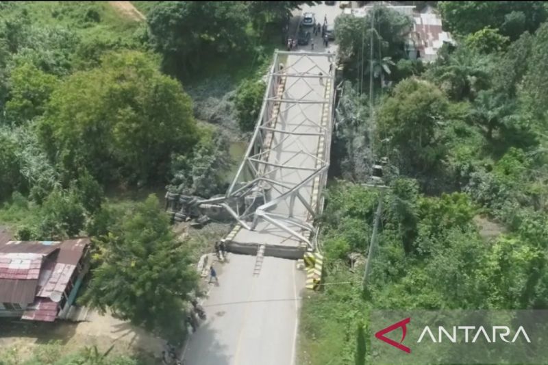 Pemkab Paser siapkan jalur alternatif ambruknya jembatan Busui - ANTARA ...