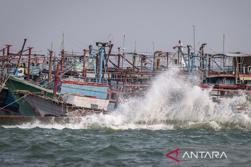 BMKG: RI waspada gelombang sangat tinggi siklon Taliah hingga 6 meter - ANTARA News