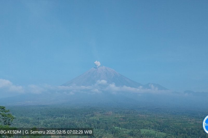 BPBD: Waspada hujan abu vulkanik di lereng Gunung Semeru - ANTARA News