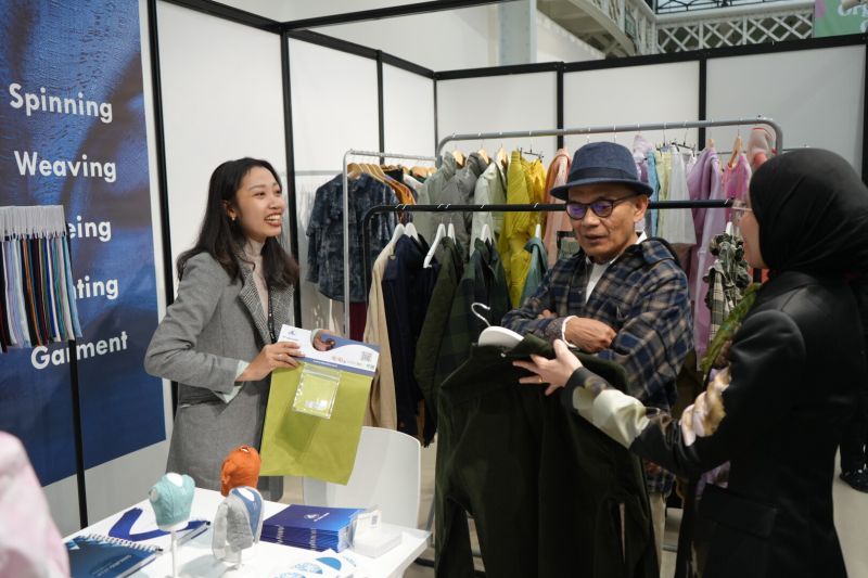 RI tampilkan produk tekstil dalam pameran fesyen berkelanjutan Inggris ...