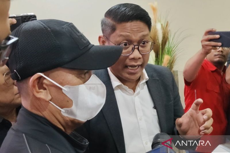 Kades Kohod penuhi panggilan Bareskrim terkait pagar laut Tangerang ... Kades Kohod penuhi panggilan Bareskrim terkait pagar laut Tangerang ...