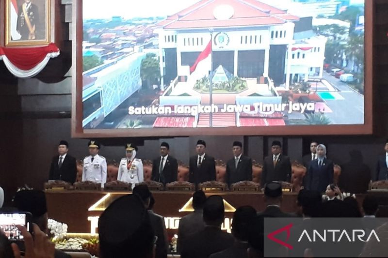 Khofifah Indar Parawansa resmi jabat Gubernur Jatim periode kedua ...