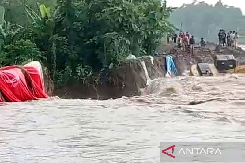 Grobogan kembali dilanda banjir akibat tanggul Sungai Tuntang jebol ...
