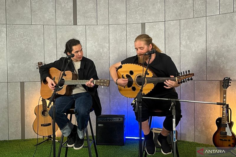 Debu dan Dul tuang makna cinta dan spiritual dalam single "Mabuk Lagi ...