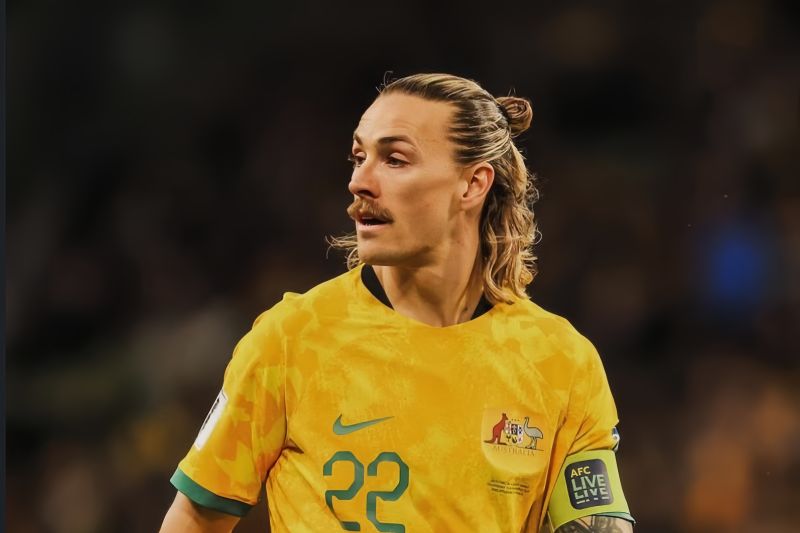 Sosok Jackson Irvine: Kapten Australia yang nyentrik dan berbahaya ...