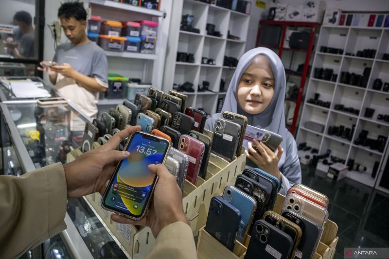 Harga ponsel dan laptop 2026 diprediksi naik atau spek turun - ANTARA News