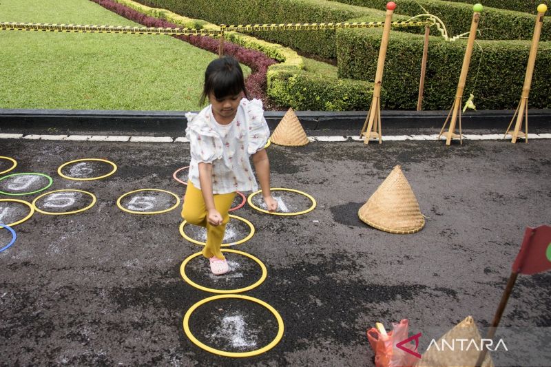 Edukasi permainan tradisional di Bandung - ANTARA News