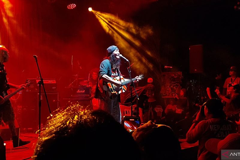 Anto Baret luncurkan album "Sketsa Jalanan" - ANTARA News Mataram