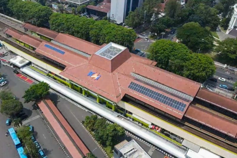 KAI hadirkan 66 PLTS di Jawa dan Sumatera dukung transportasi hijau - ANTARA News