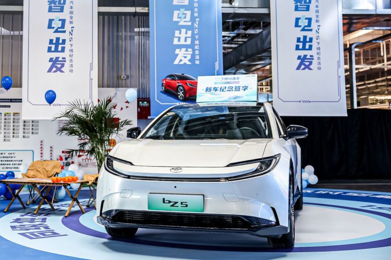 Toyota akan luncurkan SUV EV bZ5 dengan mesin dan baterai dari BYD