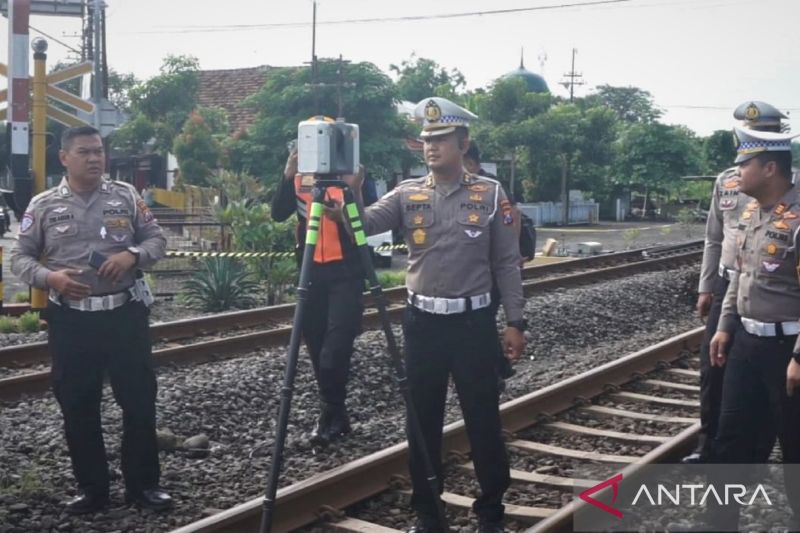 Polda Jatim turunkan tim TAA olah TKP kecelakaan kereta di Magetan - ANTARA News