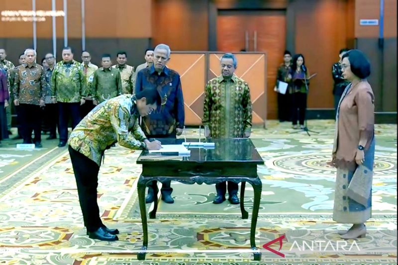 Sri Mulyani lantik Dirjen Pajak dan Dirjen Bea Cukai baru