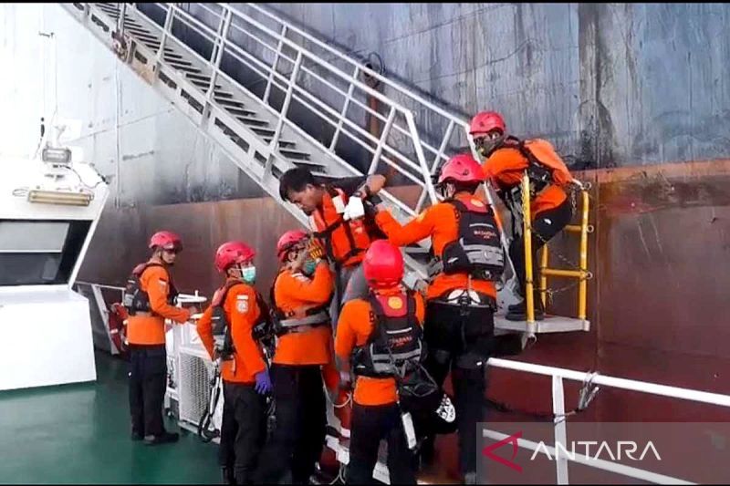 Basarnas Aceh evakuasi ABK asal Filipina alami kecelakaan - ANTARA News