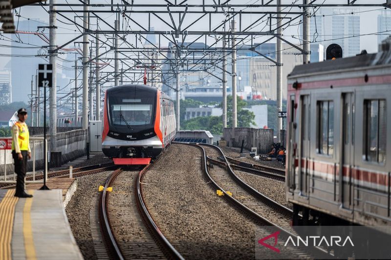 Indonesia-made commuter train rollout planned this year: KCI - ANTARA News