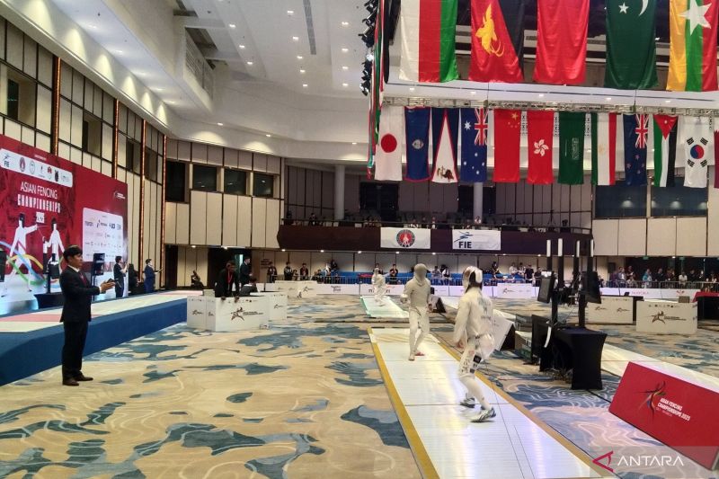 Tiga atlet anggar RI berhasil mencapai 64 besar Kejuaraan Asia 2025 ...