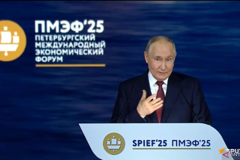Russian economy non-dependent on oil and gas: Putin - ANTARA News