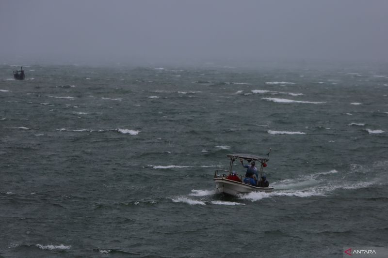 Angin kencang dan gelombang tinggi melanda perairan Aceh hingga 25 Juni - ANTARA News
