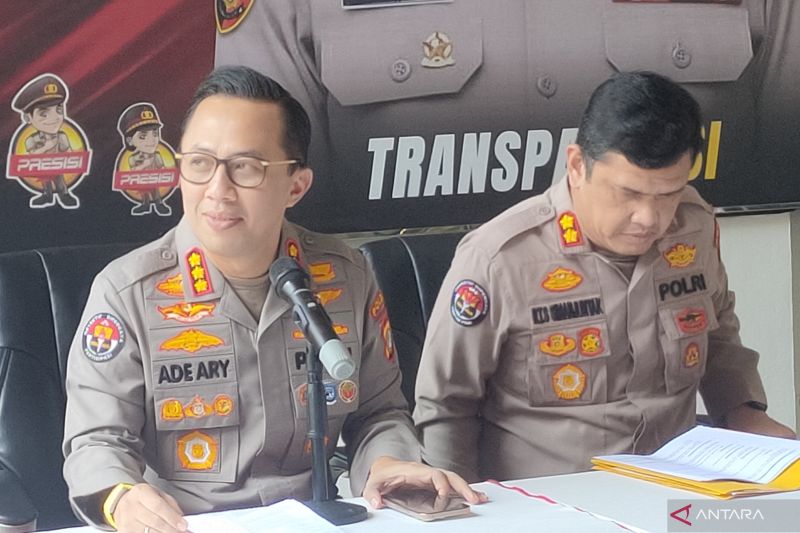 Polisi periksa 49 saksi soal kasus tuduhan ijazah palsu milik Jokowi - ANTARA News