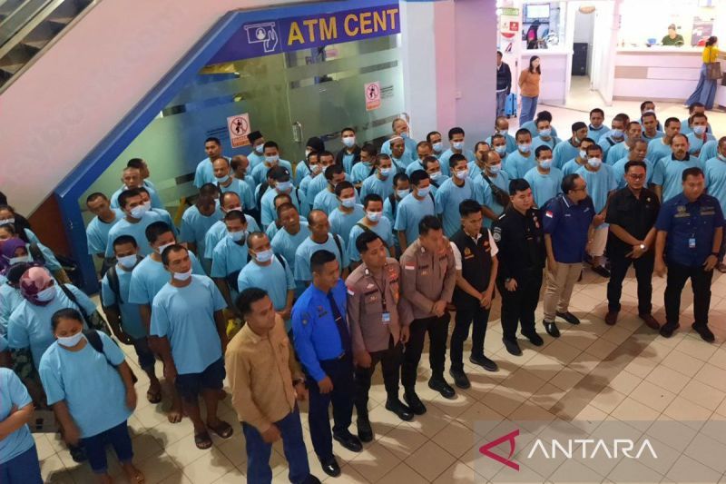 KJRI JB fasilitasi pemulangan 100 PMI deportasi lewat Batam - ANTARA News