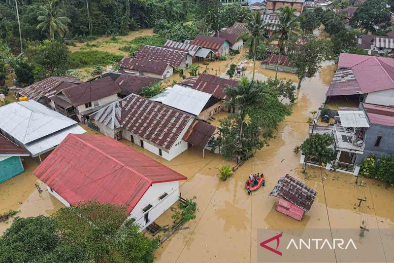 Puluhan rumah terendam banjir luapan Kali Wanggu Kendari - ANTARA News