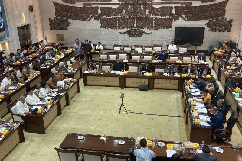 DPR-Pemerintah sepakat asumsi makro 2026 sesuai rancangan KEM-PPKF ...