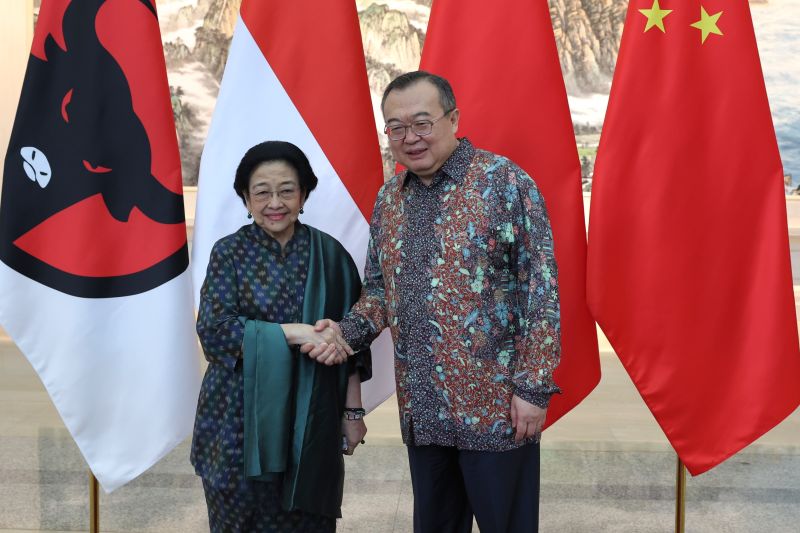 Megawati Soekarnoputri puji Menteri Liu yang gunakan batik - ANTARA News