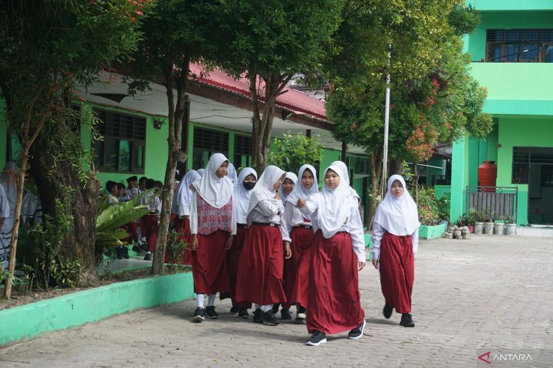 Pemkot Balikpapan realisasikan 13 sekolah swasta gratis - ANTARA News ...
