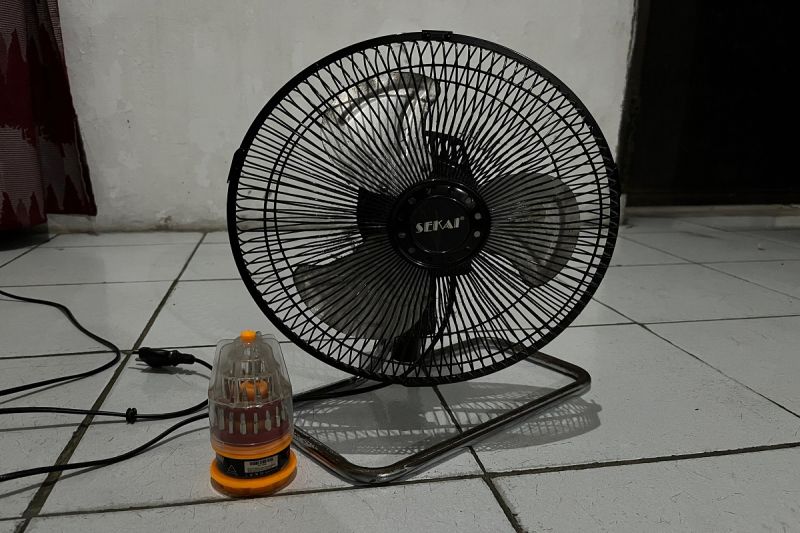 Cara praktis memperbaiki mandiri kipas angin berputar pelan - ANTARA ...