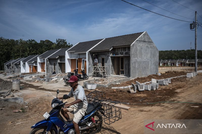 Indonesian govt gives 1,975 subsidized homes to Muslim preachers ...