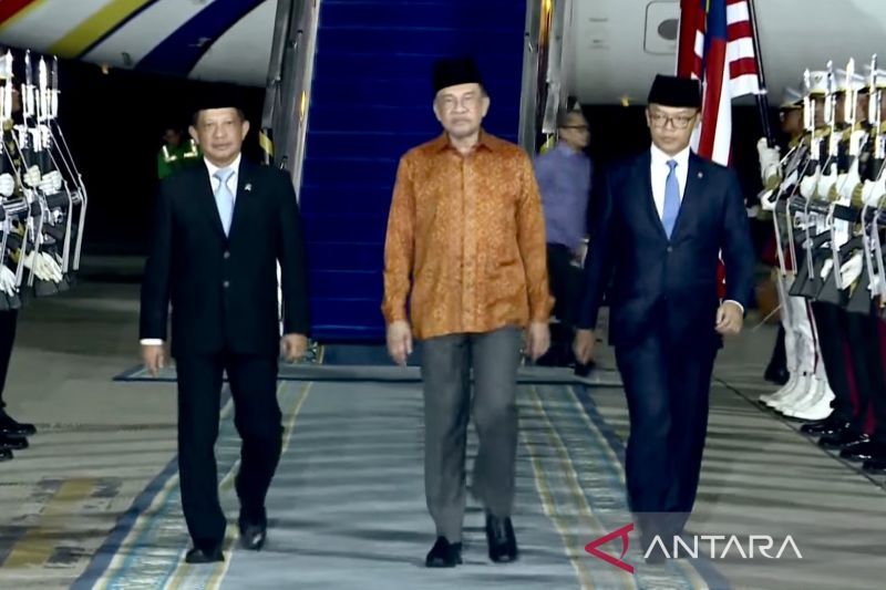 PM Anwar tiba di Jakarta untuk Konsultasi RI-Malaysia dengan Prabowo - ANTARA News