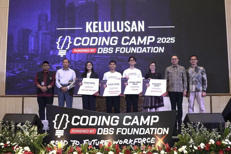 Coding Camp 2025 DBS foundation berikan pelatihan teknologi 60.000 ...